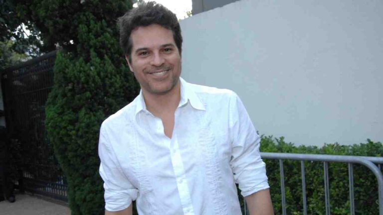 Juan Alba estará na novela "Tempo de Amar"