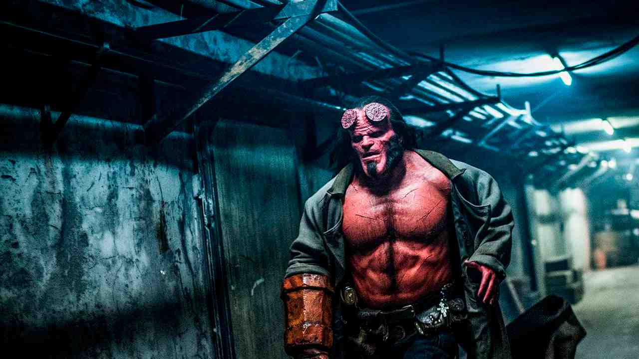 Hellboy vem aí! David Harbour aparece em nova imagem
