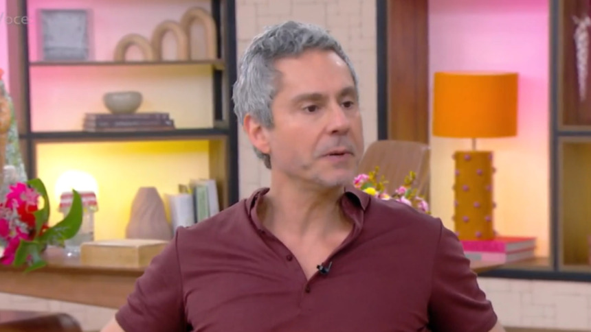 Alexandre Nero relembra carreira como cantor e solta a voz no Mais Você