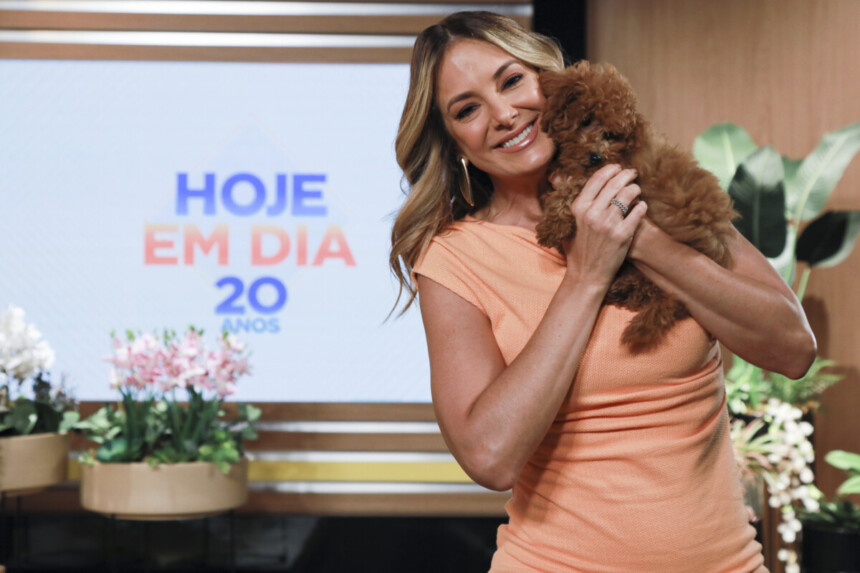 Ticiane Pinheiro encerra contrato com a RECORD
